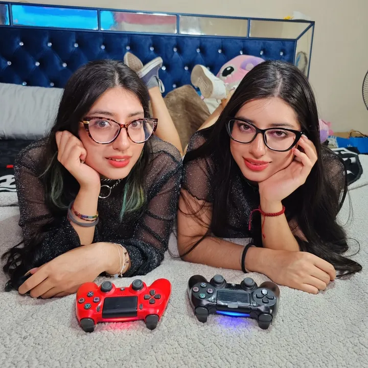 Evans twins (@evanstwins_xo) - Urlebird